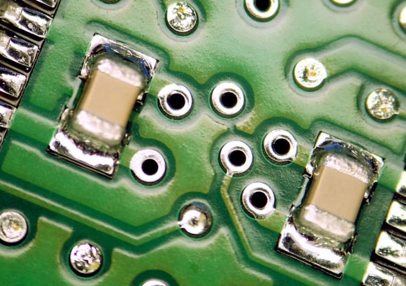The difference between HDI board and through-hole PCB - Andwin Circuits